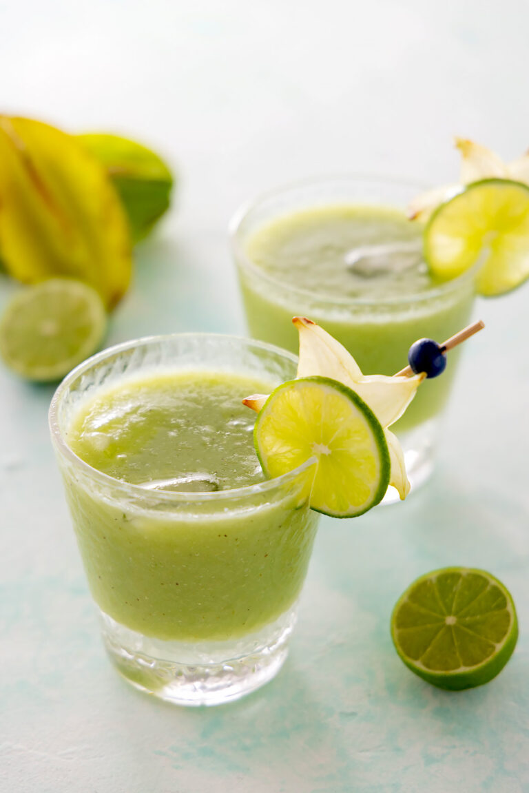 Lemonade Starfruit Kiwi Refresher Mocktail - Tia Clara