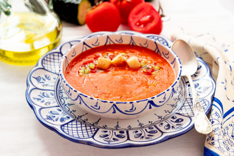 Gazpacho: Receta Española de Sopa Fría de Tomate - Tia Clara
